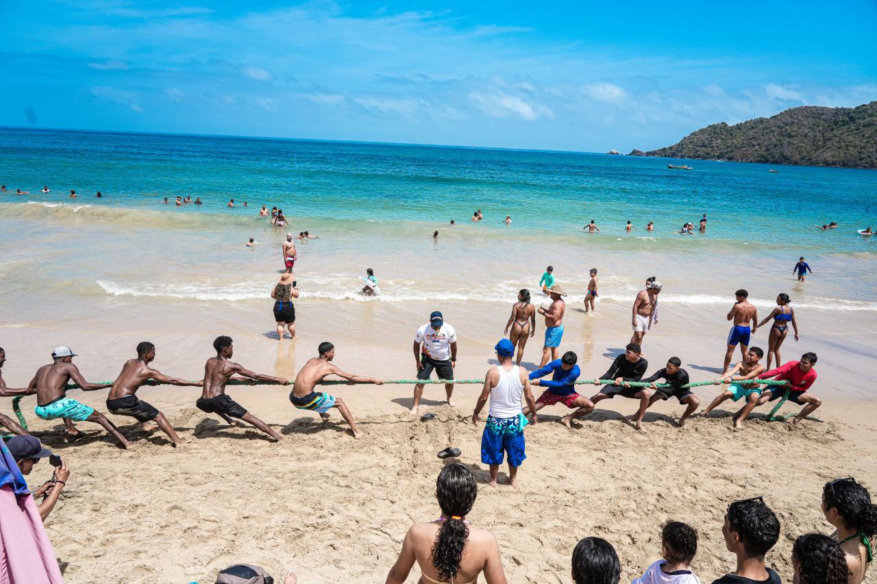 Los juegos tradicionales y la sogatira se apoderaron de Puerto Francés ...